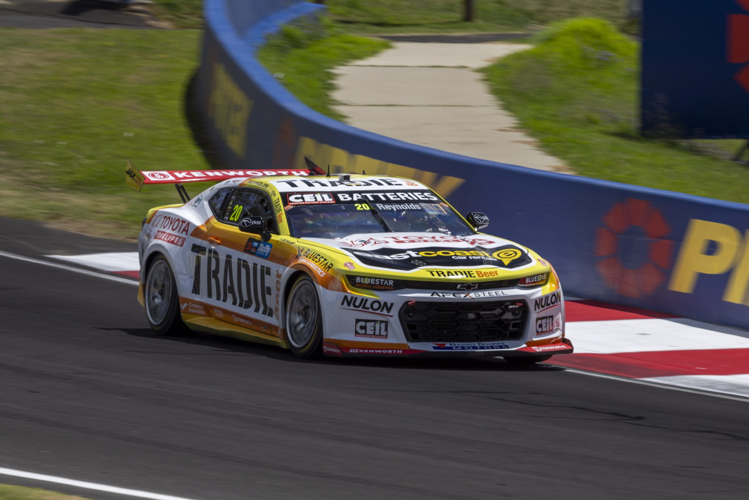 Eight for Reynolds in Team 18 debut | Team 18